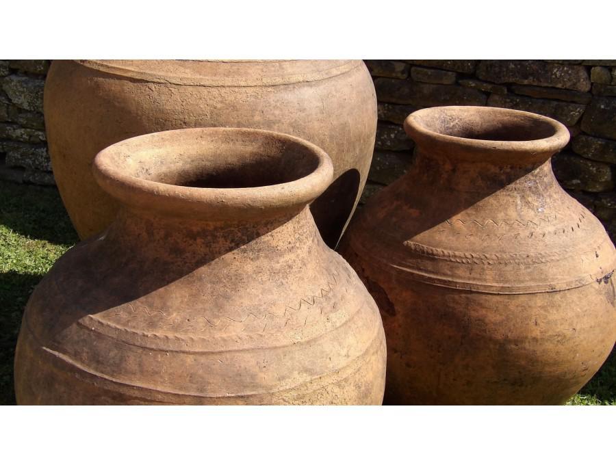 Vintage Terracotta Pot | Terracotta Pots | Holloways Garden Planters