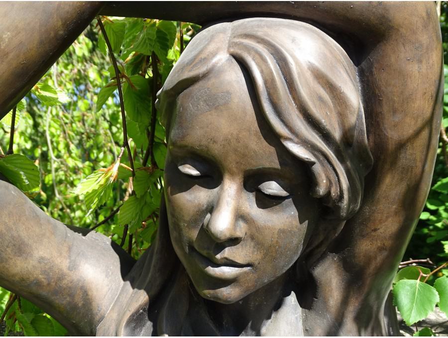 Christine Baxter 'Kiara' | Modern Garden Sculpture | Holloways Garden ...