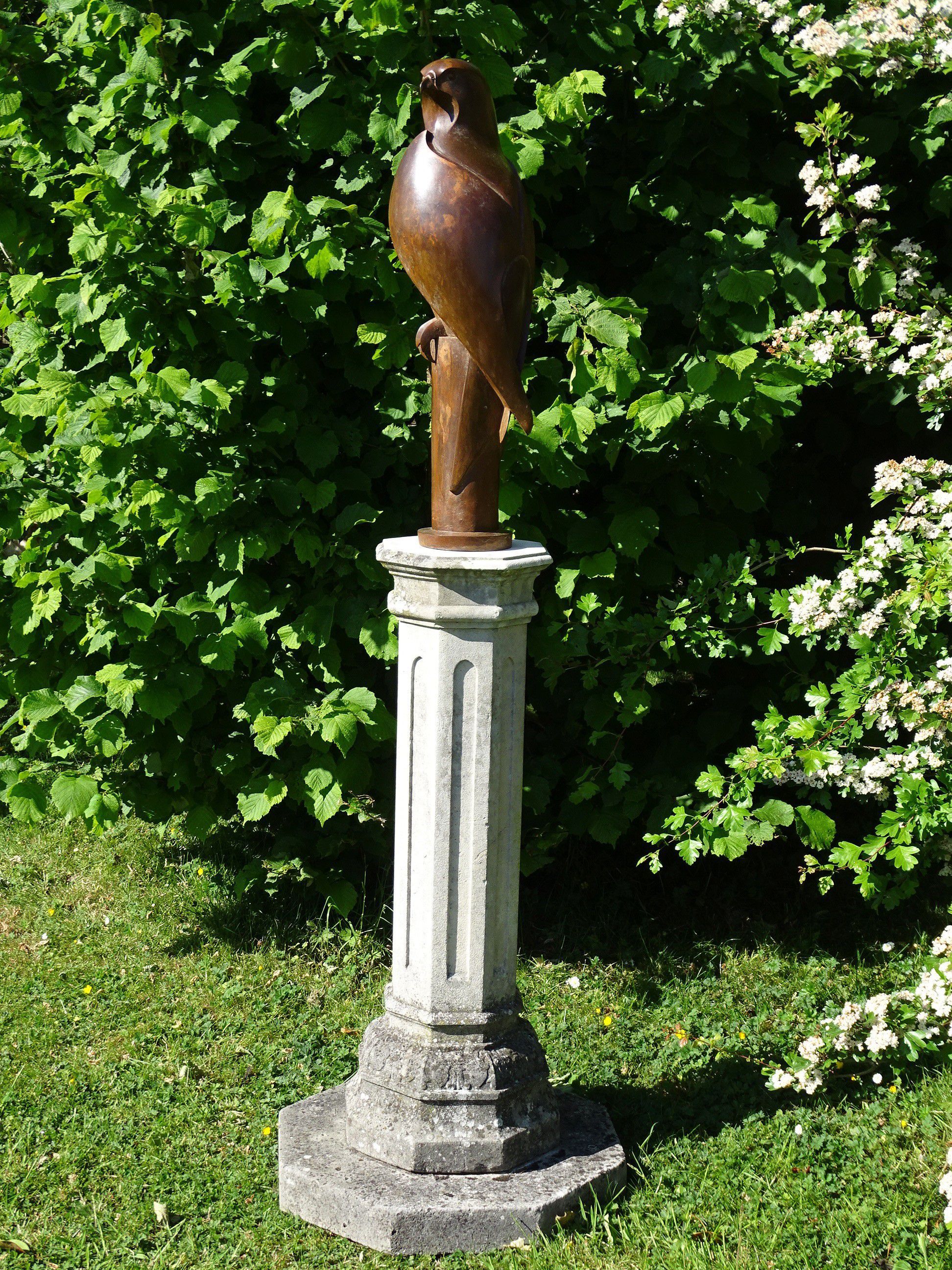 Paul Harvey 'Red Kite' | Modern Garden Sculpture | Holloways Garden ...