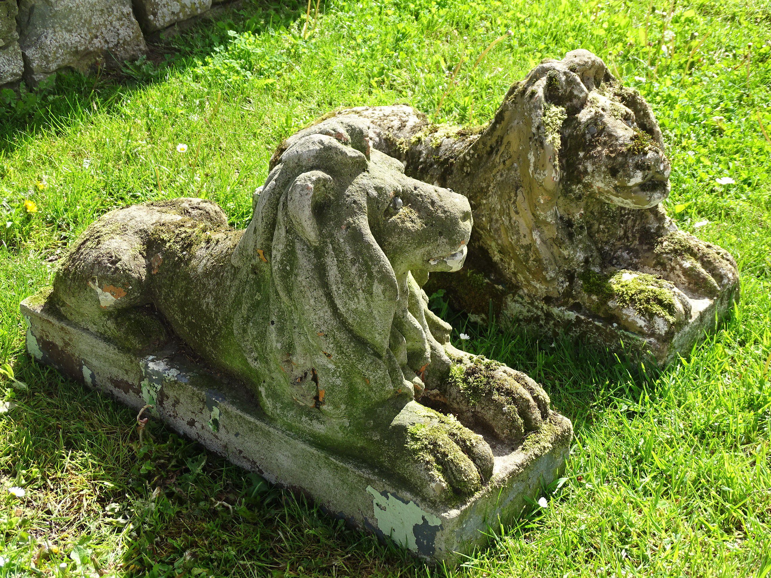 Pair Vintage Composition Stone Lions|Pair Of Unusual Weathered Lions|