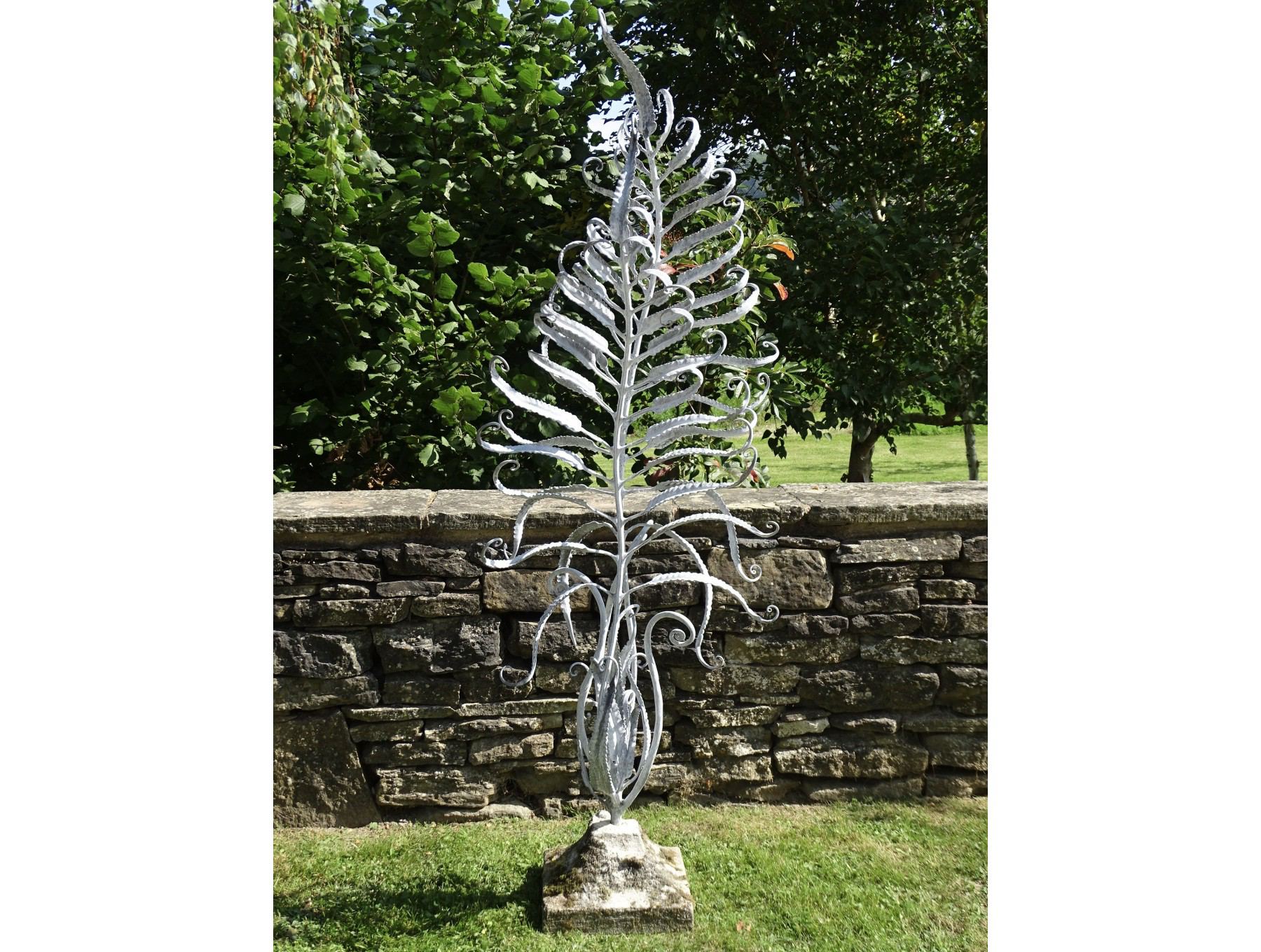 Neil Lossock 'Tall Fern'|Modern Garden Sculpture|