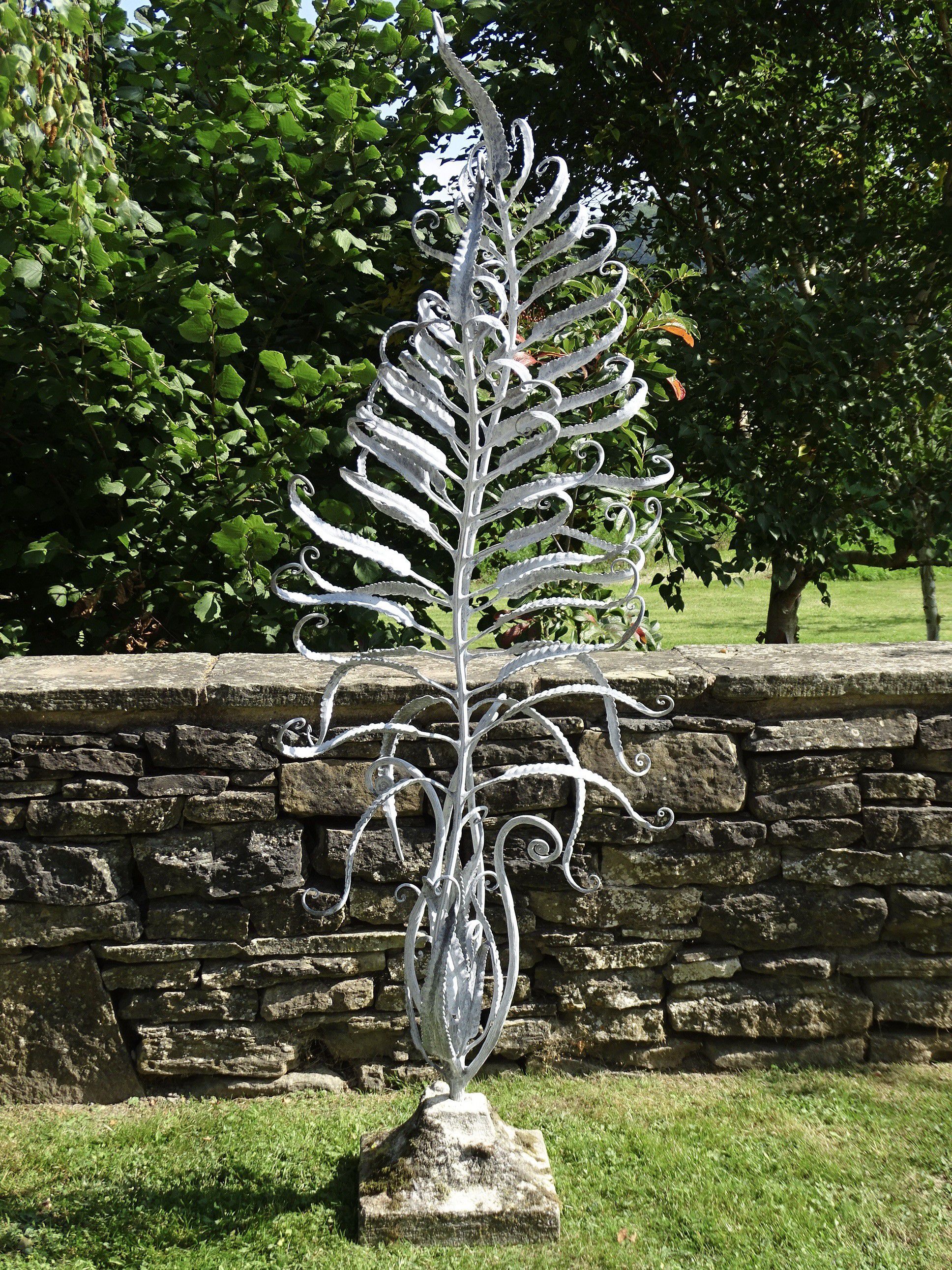 Neil Lossock 'Tall Fern'|Modern Garden Sculpture|