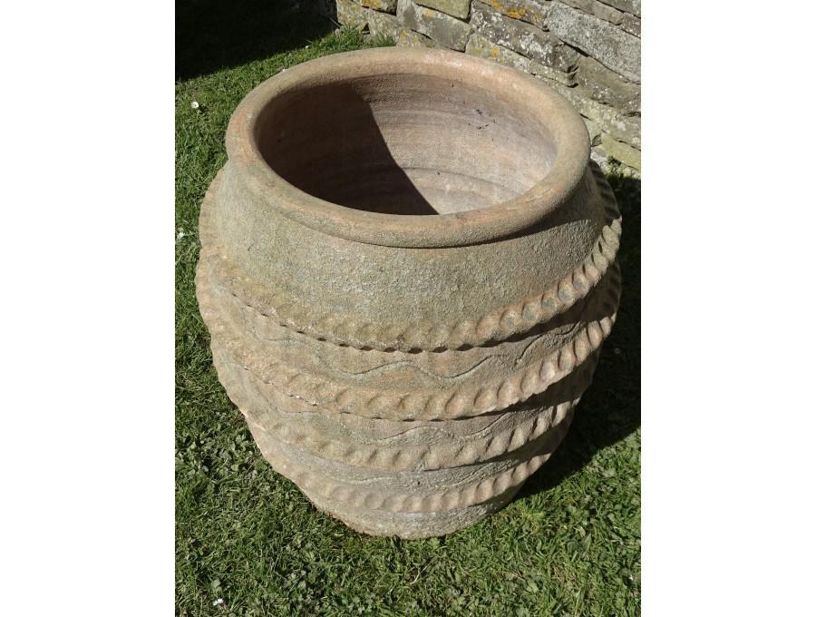 Ribbed Terracotta Pot|