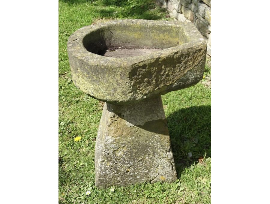 Horseshoe Trough on Base|