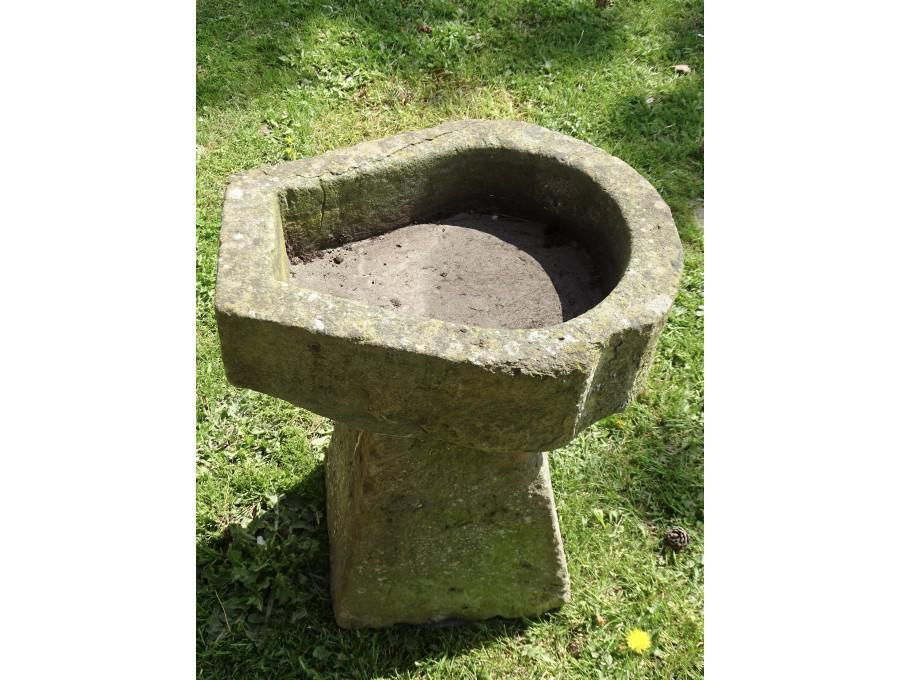 Horseshoe Trough on Base|