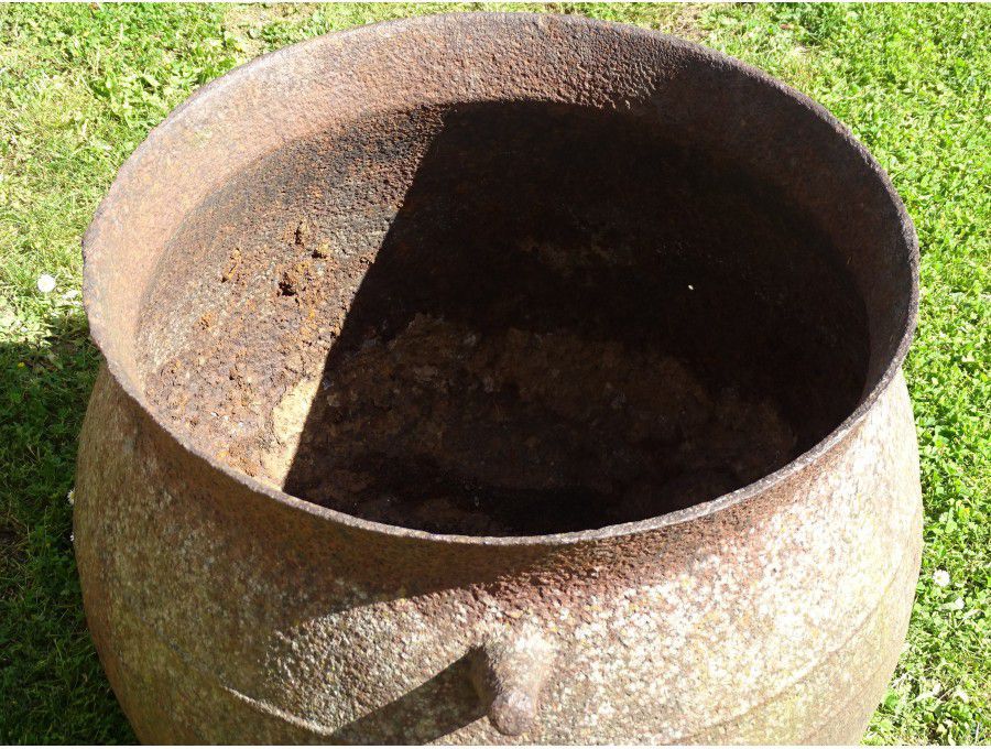 Large Cauldron Planter|