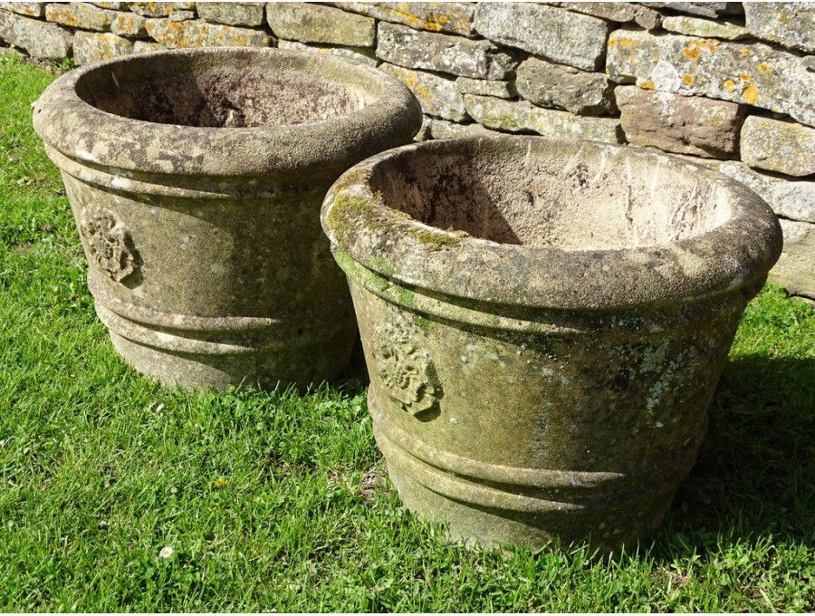 Weathered Tudor Rose Planters (Pair)|
