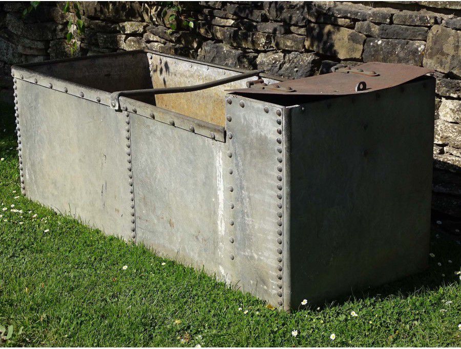 Vintage Galvanised Iron Tank | Holloways Garden Antiques